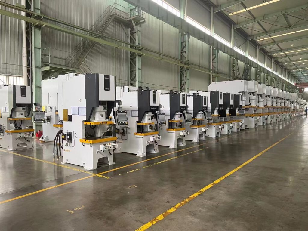 MÁY DẬP SERVO YAWEI KHUNG C LOẠI 1 TRỤC KHUỶU - Weldcom